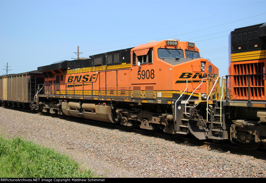 BNSF 5908